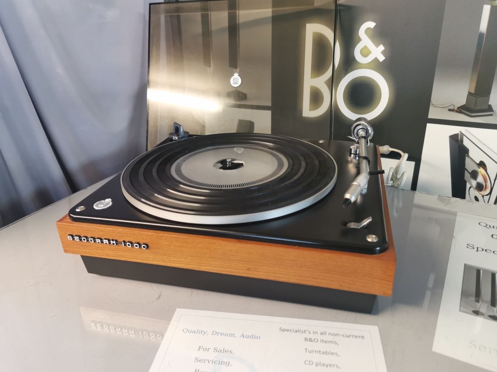 BEOGRAM 1000 TURNTABLE - Quality Dream Audio
